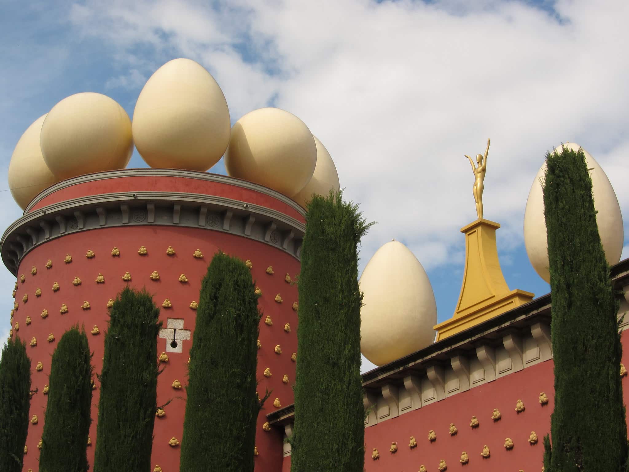 Figueres y la badía de Roses